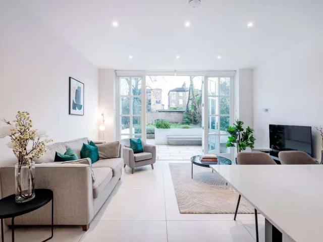 Apartment at Hungerford Road, Greater London