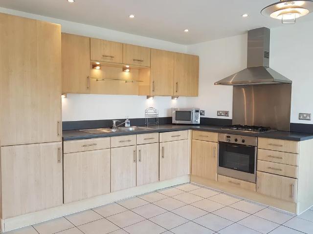Apartment at Hunt Close, Greater London