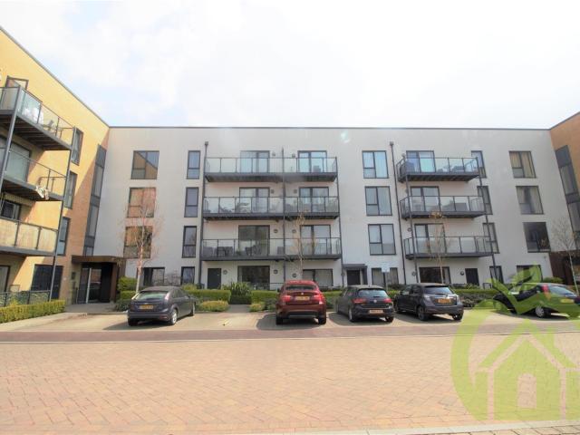 Apartment at Huntingdon Drive, Greater London