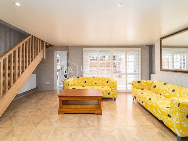 Apartment at Huntingdon Street, Greater London