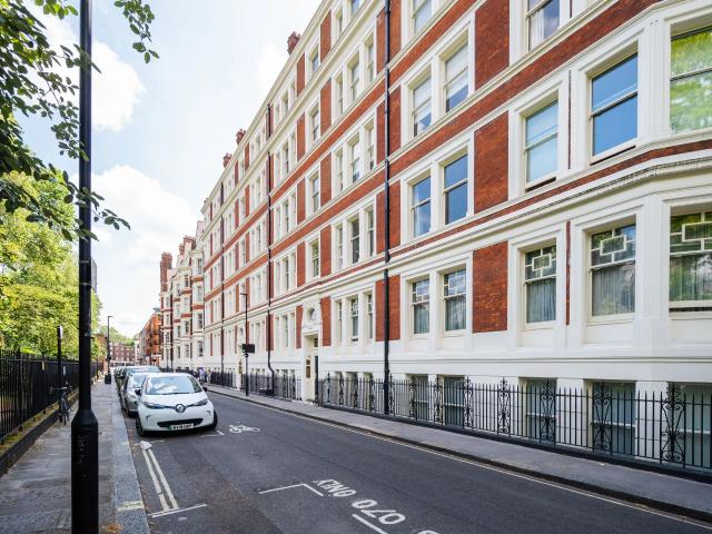 Apartment at Huntley Street, Greater London