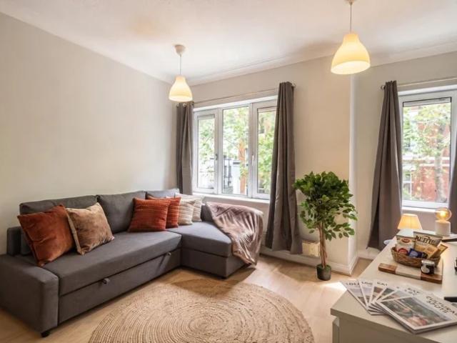 Apartment at Hunt's Court, City of Westminster
