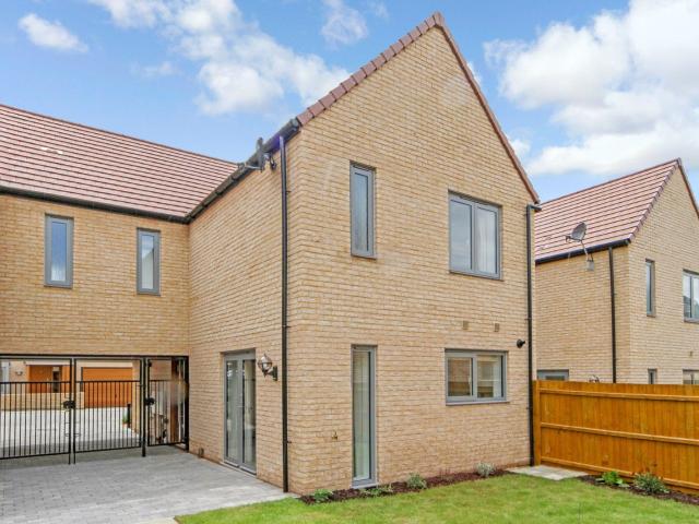 Apartment at Huntsman Road, Cambridge