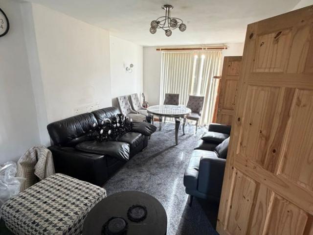 Room at Hurford Avenue, Manchester