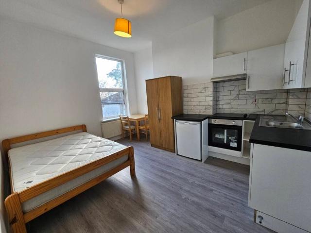 Apartment at Hythe Road, Greater London