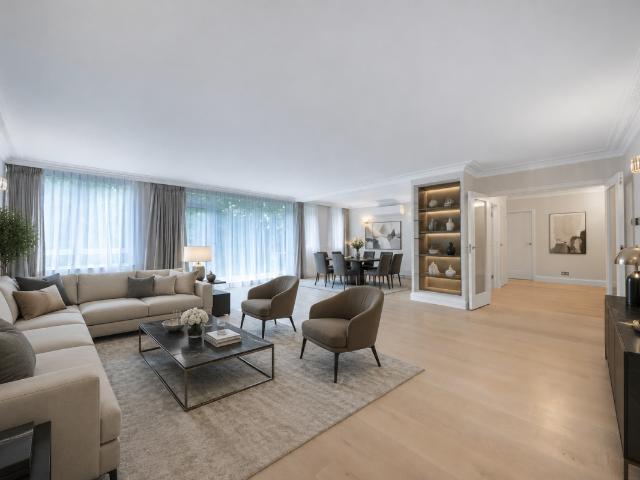 Apartment at Hyde Park Gate, Greater London