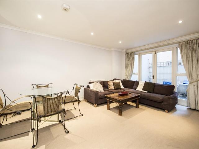 Apartment at Hyde Park Gate, Greater London