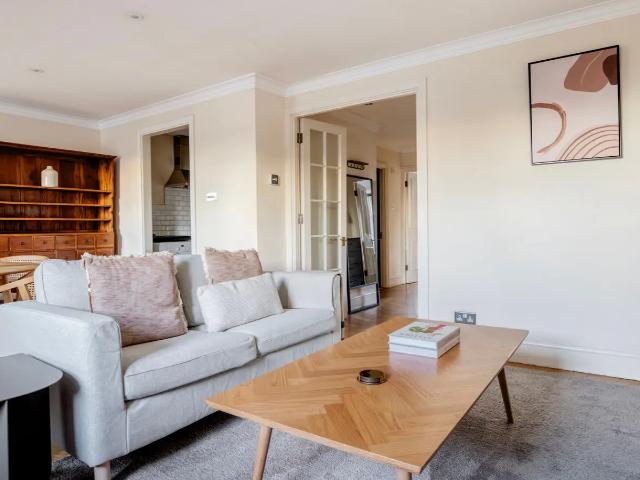 Apartment at Hyde Park Place Bayswater Road, City of Westminster
