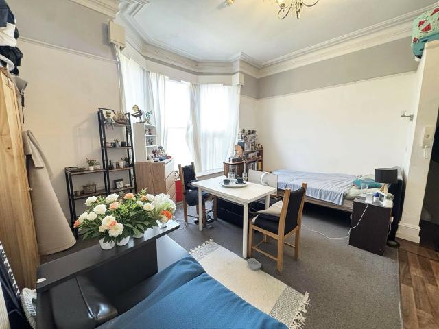 Apartment at Hyde Park Road, Leeds