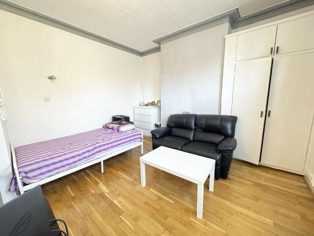 Apartment at Hyde Park Road, Leeds