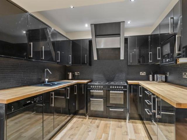 Apartment at Hyde Park Road, Plymouth