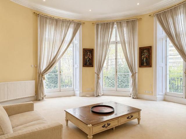 Apartment at Hyde Park Square, City of Westminster
