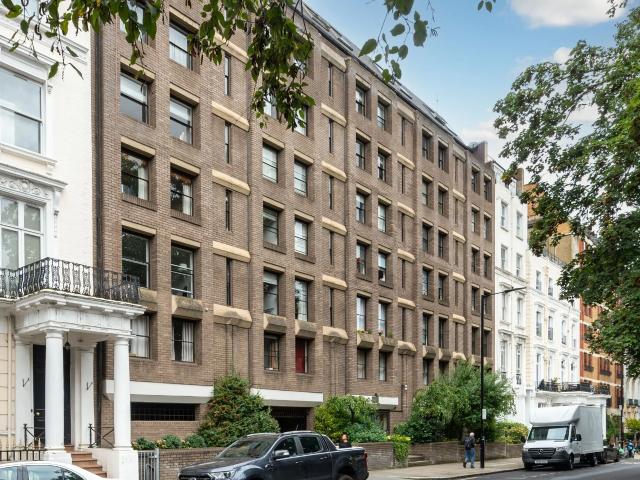 Apartment at Inverness Terrace, City of Westminster