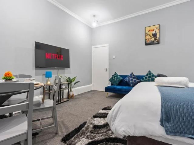 Apartment at Inverness Terrace, City of Westminster