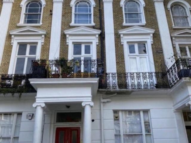 Apartment at Inverness Terrace, City of Westminster