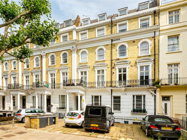 Apartment at Inverness Terrace, City of Westminster