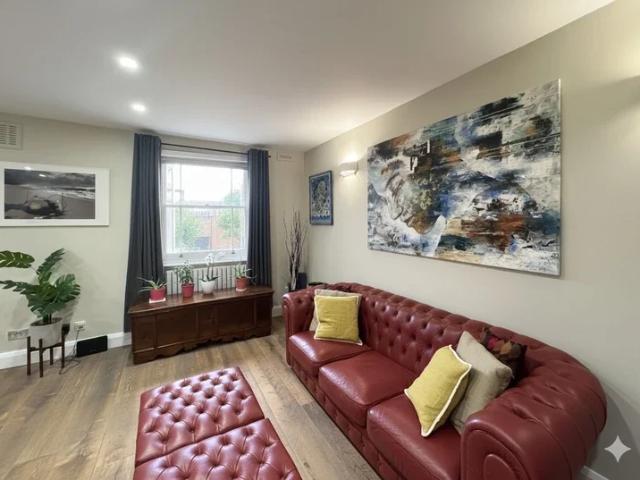 Apartment at Inverness Terrace, City of Westminster