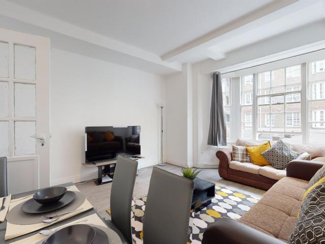 Apartment at Inverness Terrace, City of Westminster