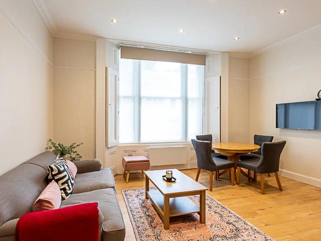 Apartment at Inverness Terrace, City of Westminster