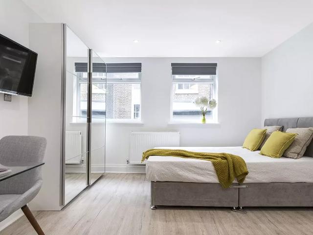 Apartment at Inverness Terrace, City of Westminster
