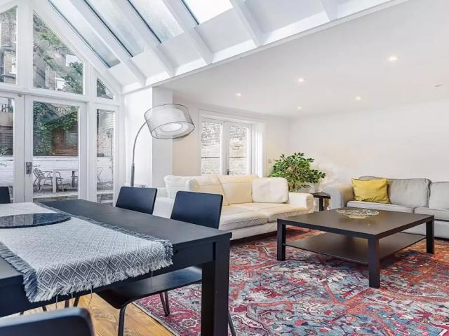 Apartment at Inverness Terrace, City of Westminster