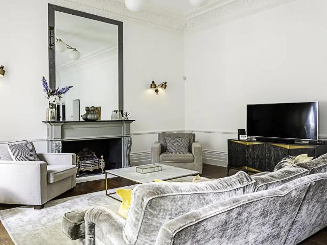 Apartment at Inverness Terrace, City of Westminster