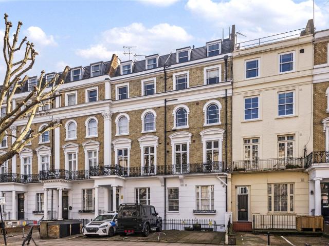 Apartment at Inverness Terrace, City of Westminster