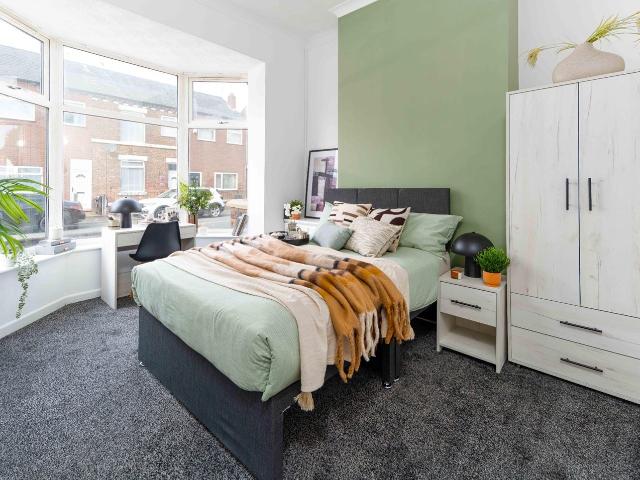 Room at Ince Green Lane, Hindley