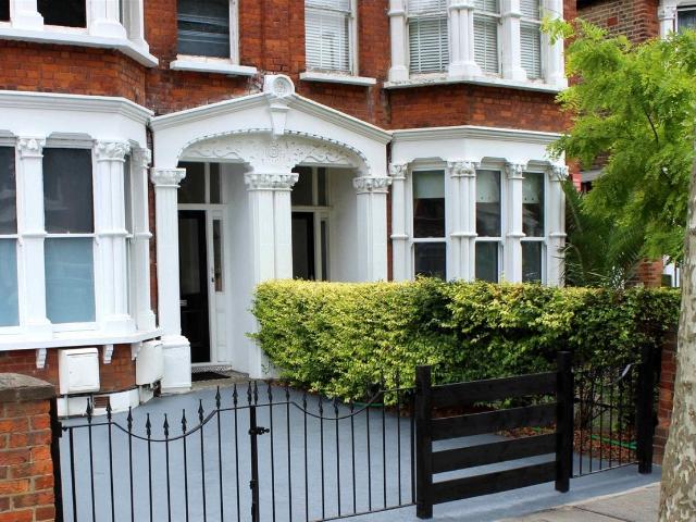 Apartment at Inchmery Road, London