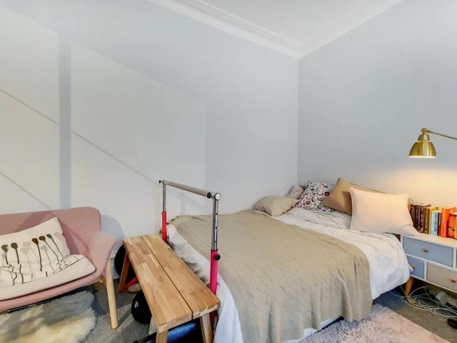 Apartment at Inglewood Road, Greater London