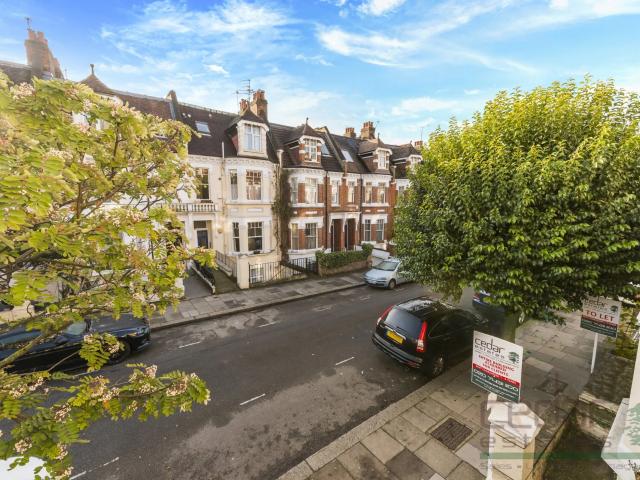 Apartment at Inglewood Road, Greater London