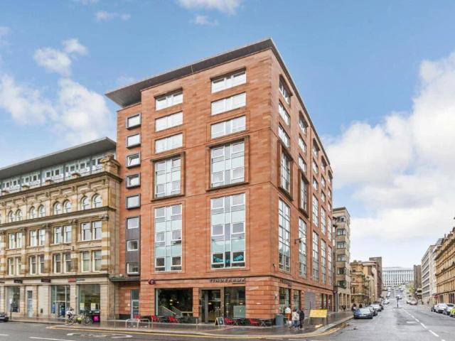 Apartment at Ingram Street, Glasgow