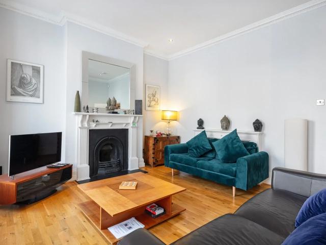 Apartment at Ifield Road, Greater London