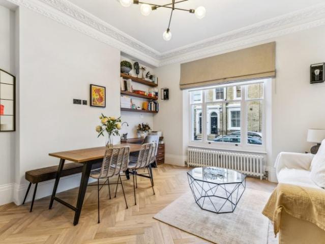 Apartment at Ifield Road, Greater London