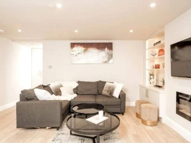 Apartment at Ifield Road, Greater London