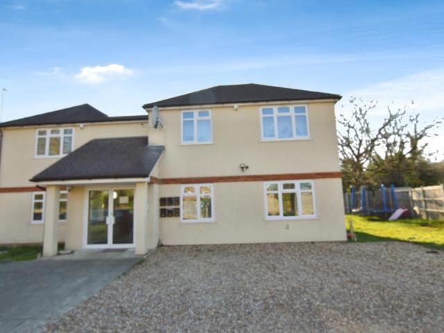 Apartment at Ilbury Close, Shinfield