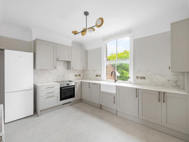 Apartment at Ildersly Grove, Greater London