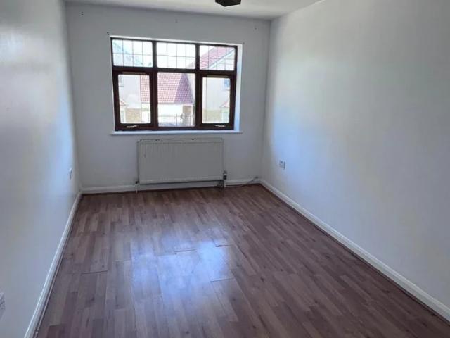 Apartment at Irvon Hill Road, Wickford