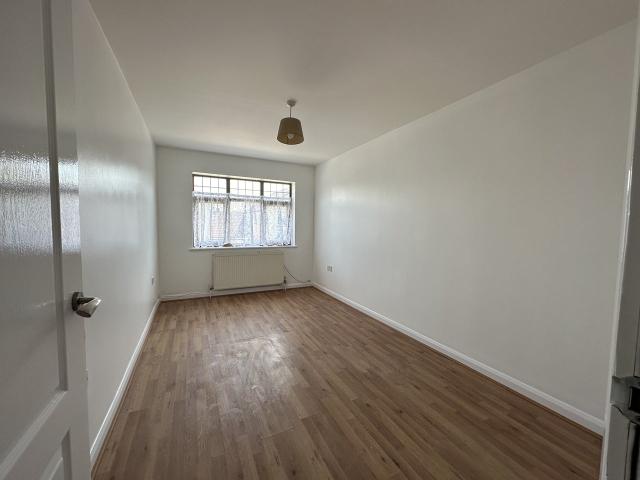 Apartment at Irvon Hill Road, Wickford