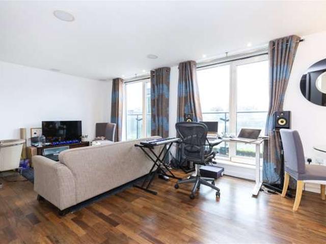 Apartment at Islington Green, Greater London