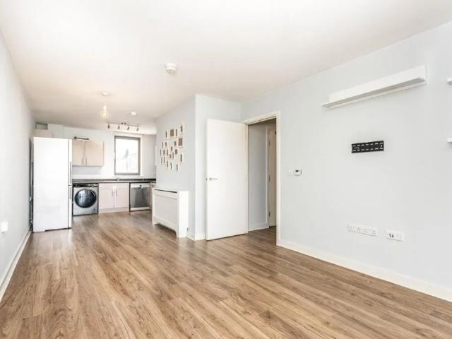 Apartment at Isobel Place, Greater London