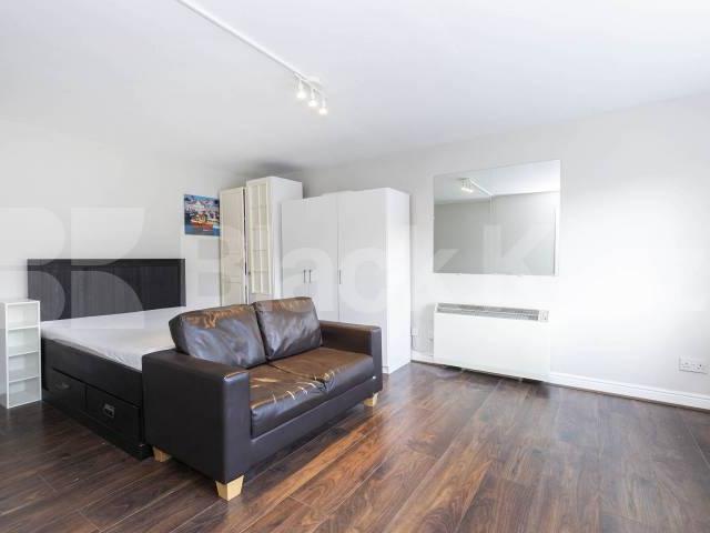Apartment at Iverson Road, Greater London