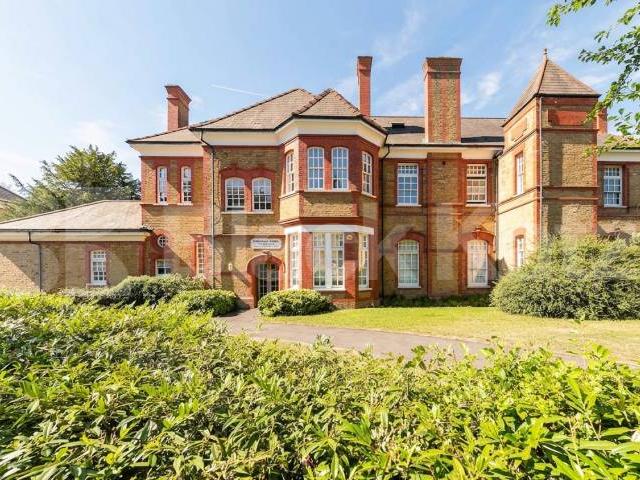 Apartment at Iverson Road, Greater London