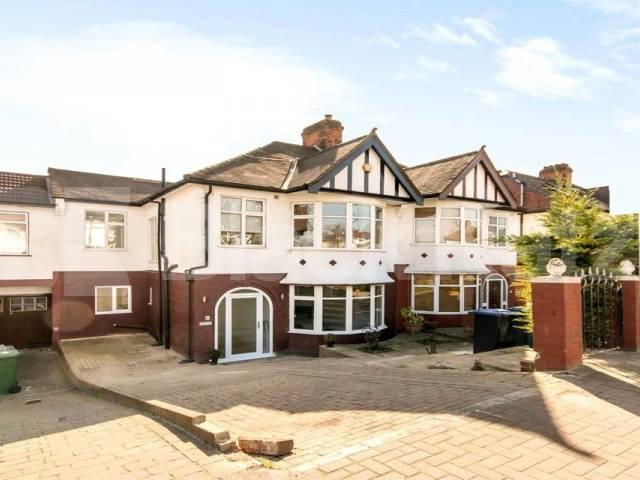 Apartment at Iverson Road, Greater London