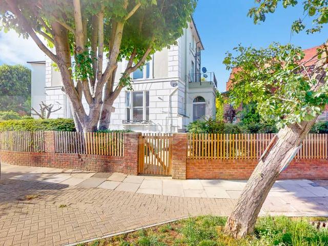 Apartment at Iverson Road, Greater London