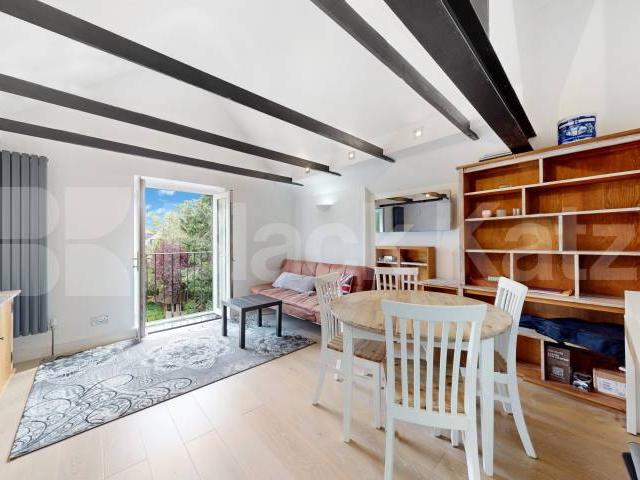 Apartment at Iverson Road, Greater London