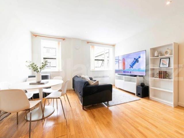 Apartment at Iverson Road, Greater London