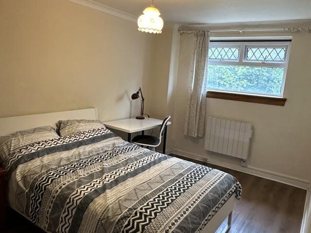 Apartment at John Knox Street, Glasgow