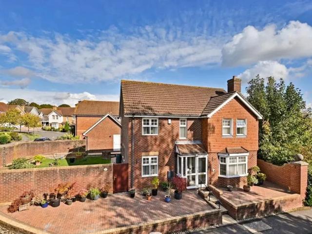 Apartment at John Newington Close, Ashford