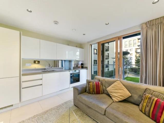 Apartment at John Rennie Walk, Greater London